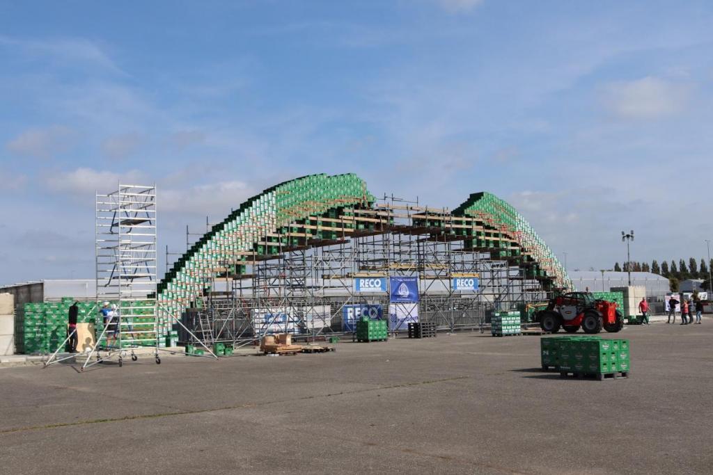 Bridge made of beer crates - Delta