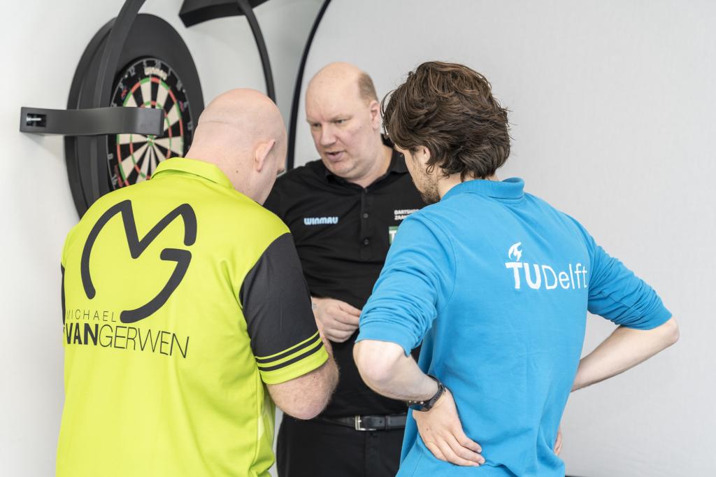 Best Dutch dart players test TU Delft arrow - Delta