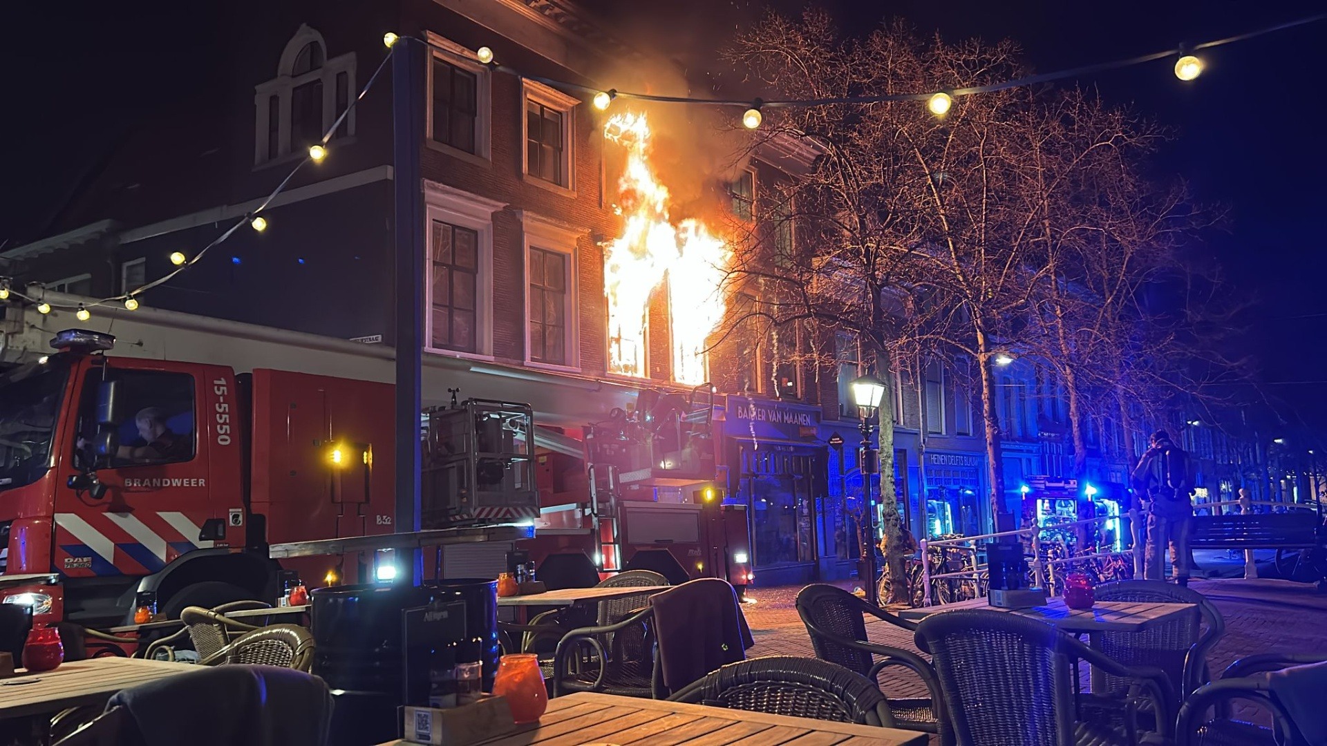 Grote brand in binnenstad verwoest meerdere woningen - Delta